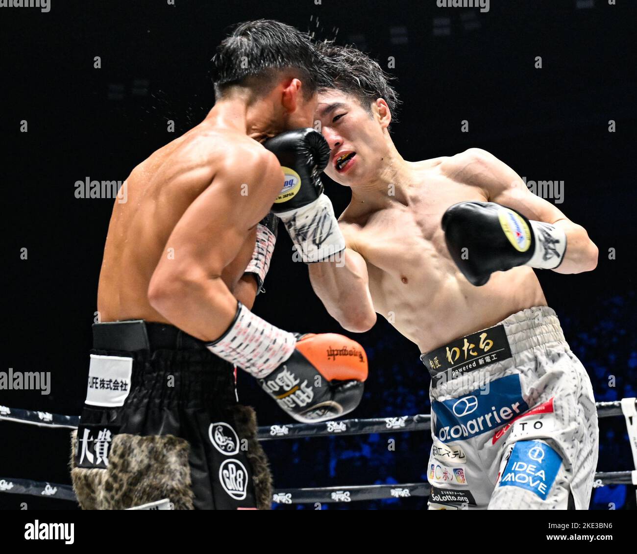 Saitama, Japan. 1st Nov, 2022. WBC light flyweight champion Kenshiro Teraji (white trunks) and ...