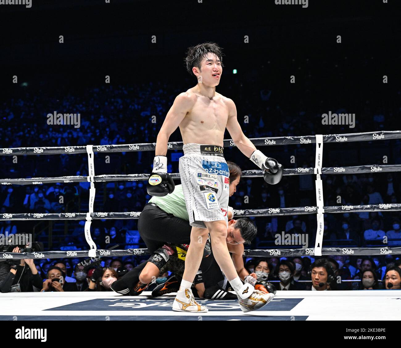Saitama, Japan. 1st Nov, 2022. WBC light flyweight champion Kenshiro Teraji (white trunks) and ...
