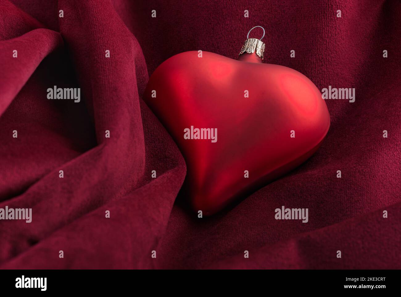 Red velvet texture hi-res stock photography and images - Alamy