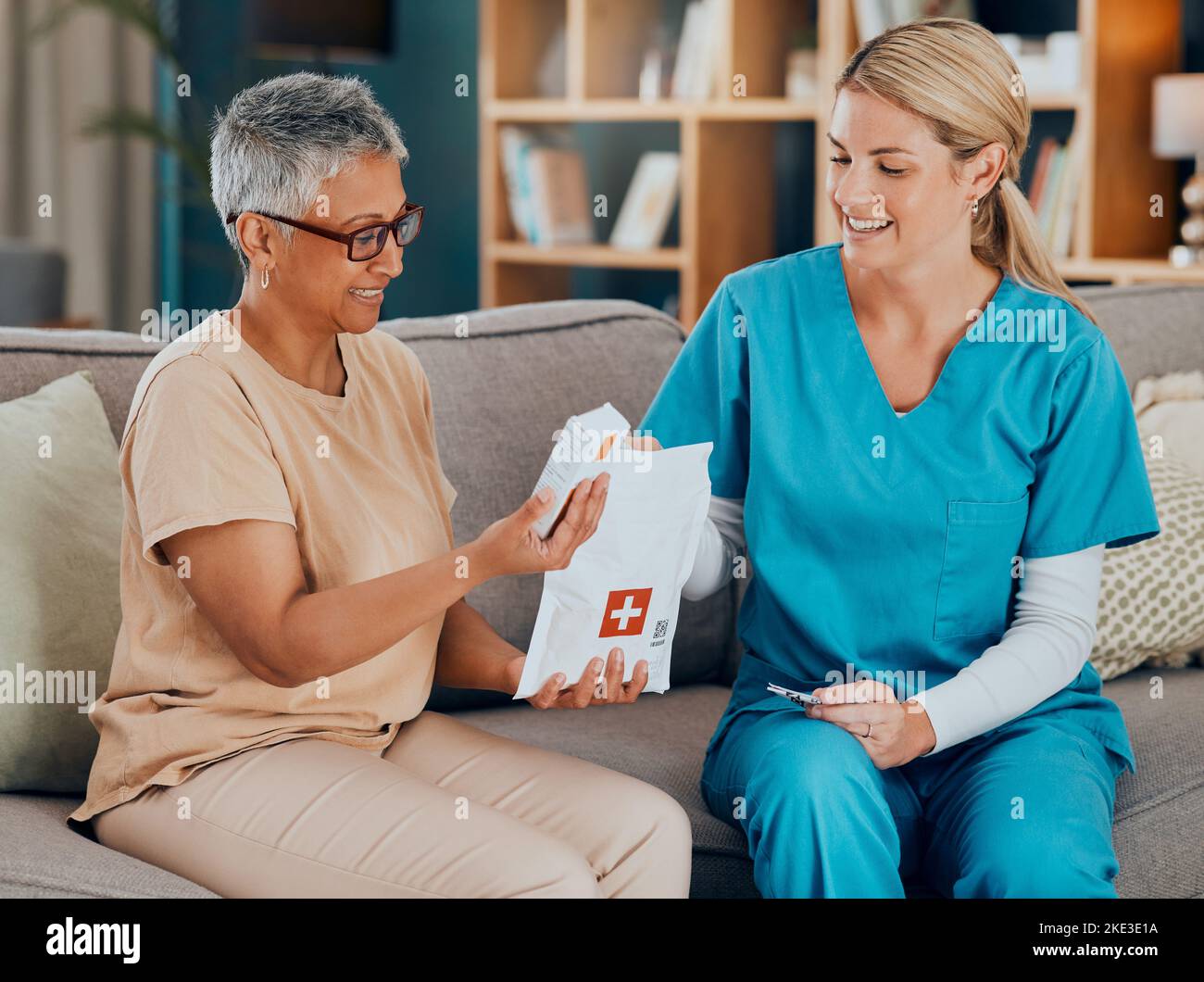 Senior care home nurse hi-res stock photography and images - Alamy