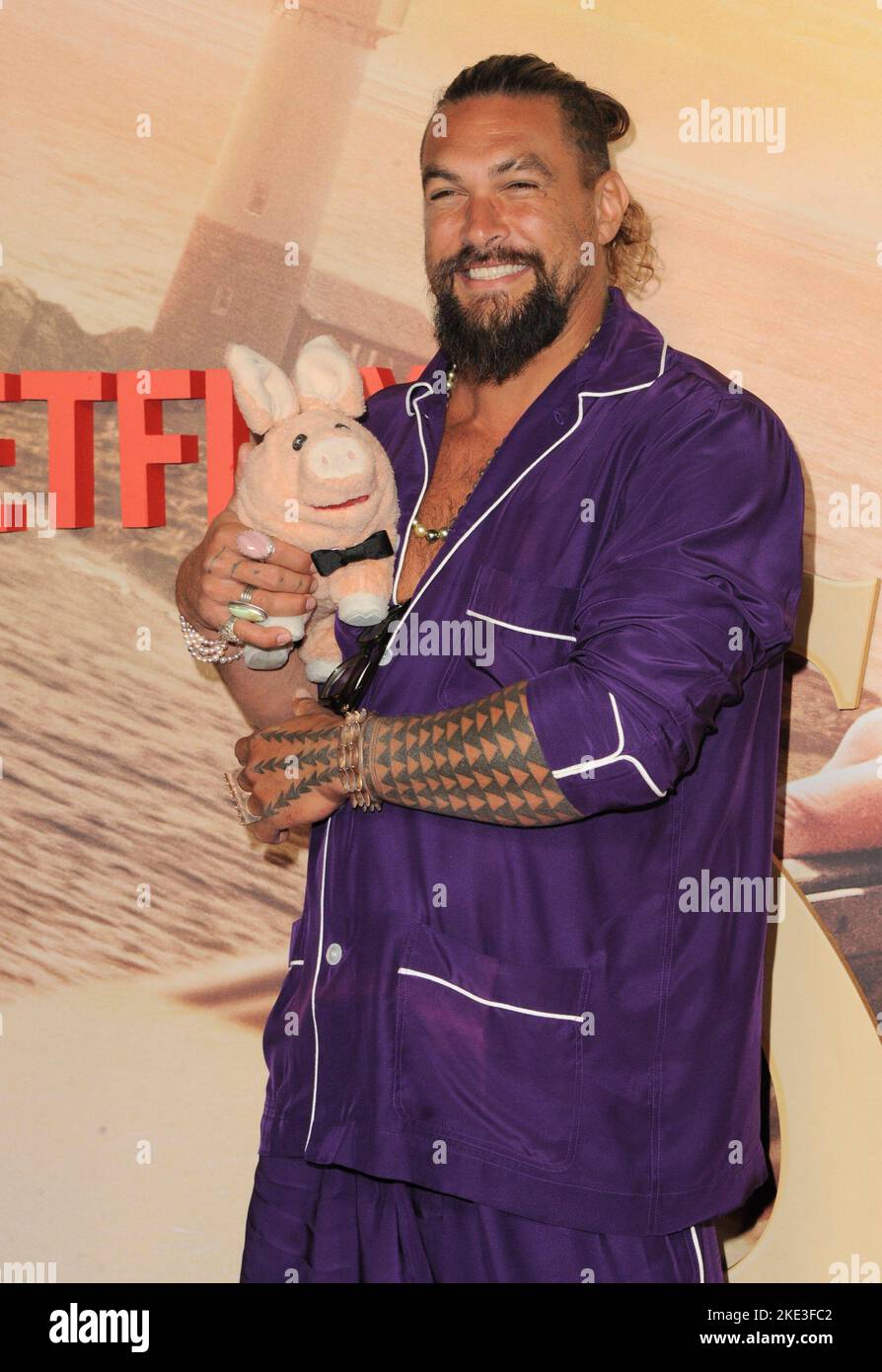 Los Angeles, CA. 9th Nov, 2022. Jason Momoa at arrivals for SLUMBERLAND ...