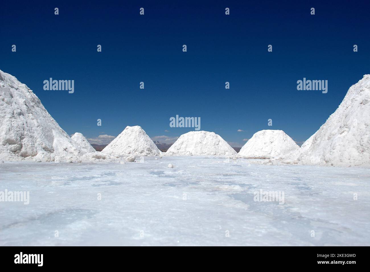 Salt lake Salar de Uyuni in Bolivia salt production Stock Photo - Alamy