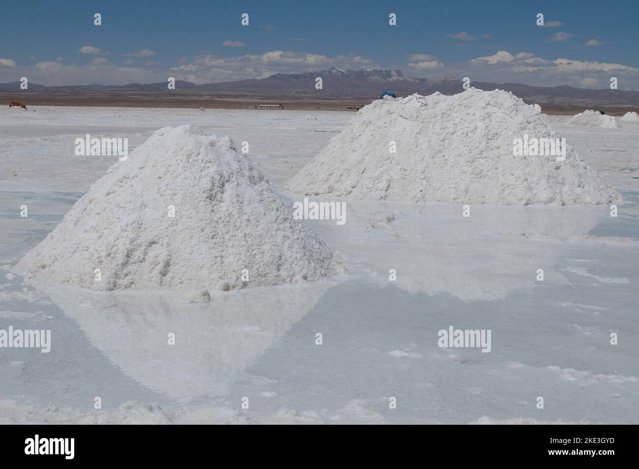 Salt lake Salar de Uyuni in Bolivia salt production Stock Photo - Alamy