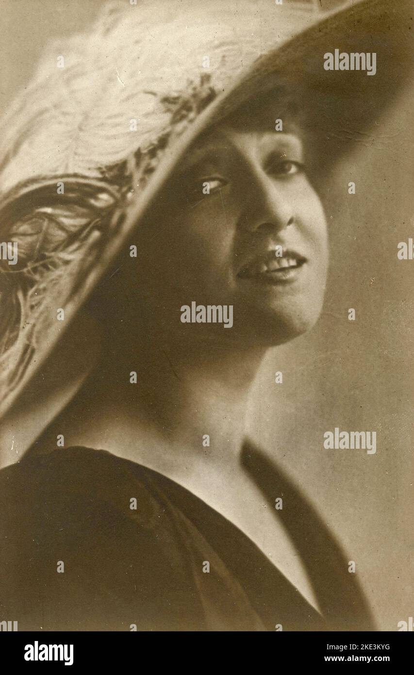 Italian silent movies actress Lyda Borelli, 1910s Stock Photo - Alamy