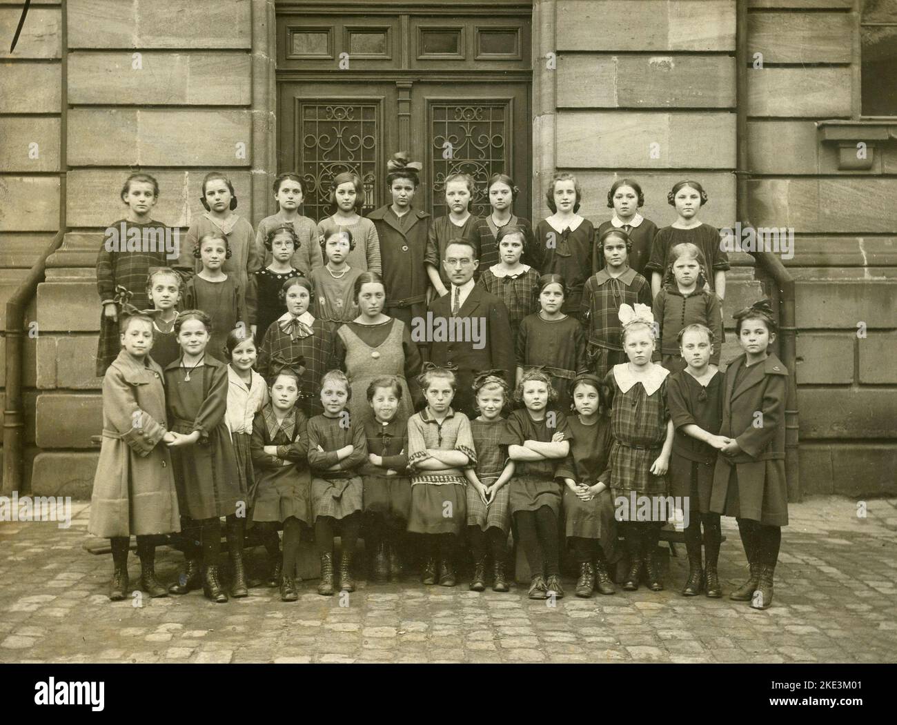 Class photo with small girls from the elementary school, Germany 1910s ...