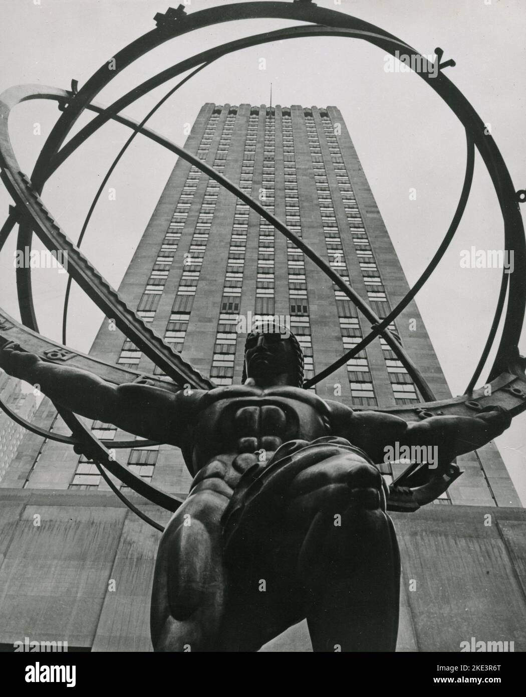 Atlas statue at Rockefeller International Building, New York City, USA ...