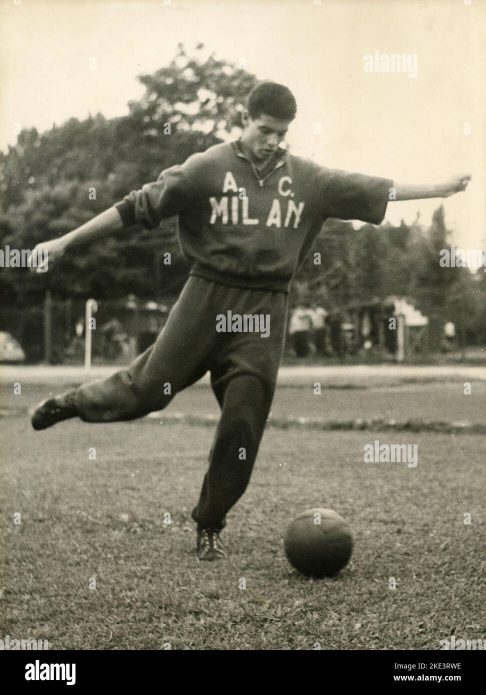 Italian football player Sandro Salvatore new player for Milan, Italy ...