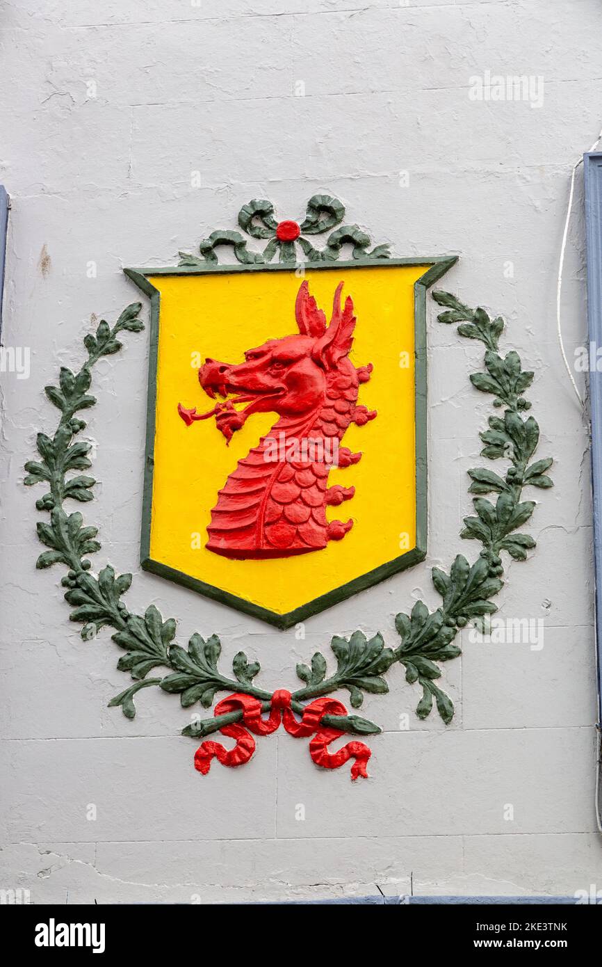 Welsh dragon sign hi-res stock photography and images - Alamy