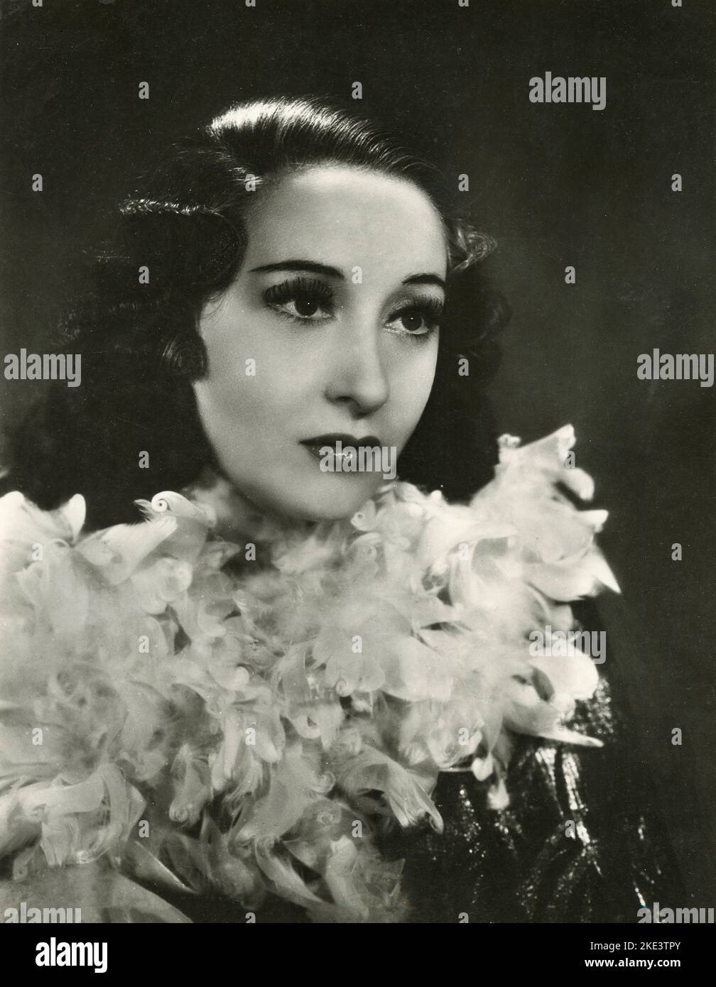 Portrait of Italian actress Clara Calamai, 1930s Stock Photo - Alamy