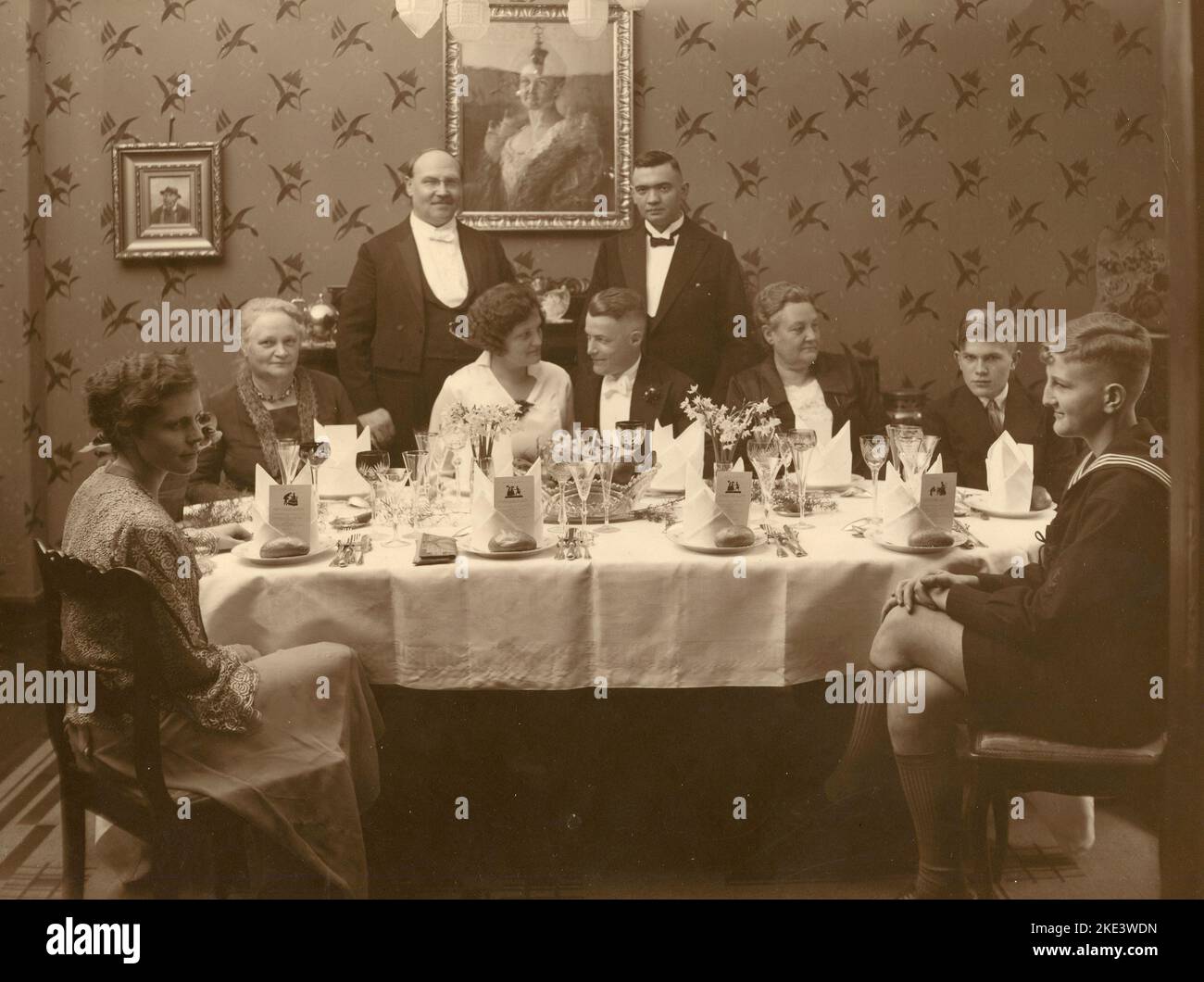 Dinner at home with family and servants, Germany 1910s Stock Photo - Alamy