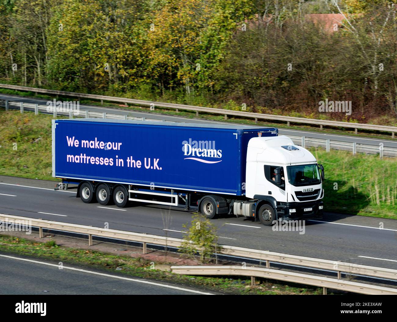 Dreams lorry on the M40 motorway, Warwickshire, UK Stock Photo - Alamy