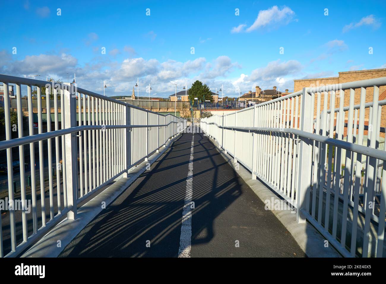 Deserted urban footpath bridge in Mansfield, UK Stock Photo - Alamy