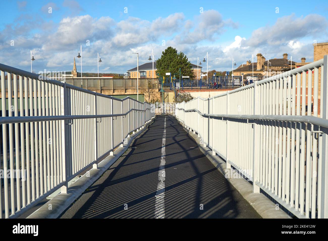 Deserted urban footpath bridge in Mansfield, UK Stock Photo - Alamy