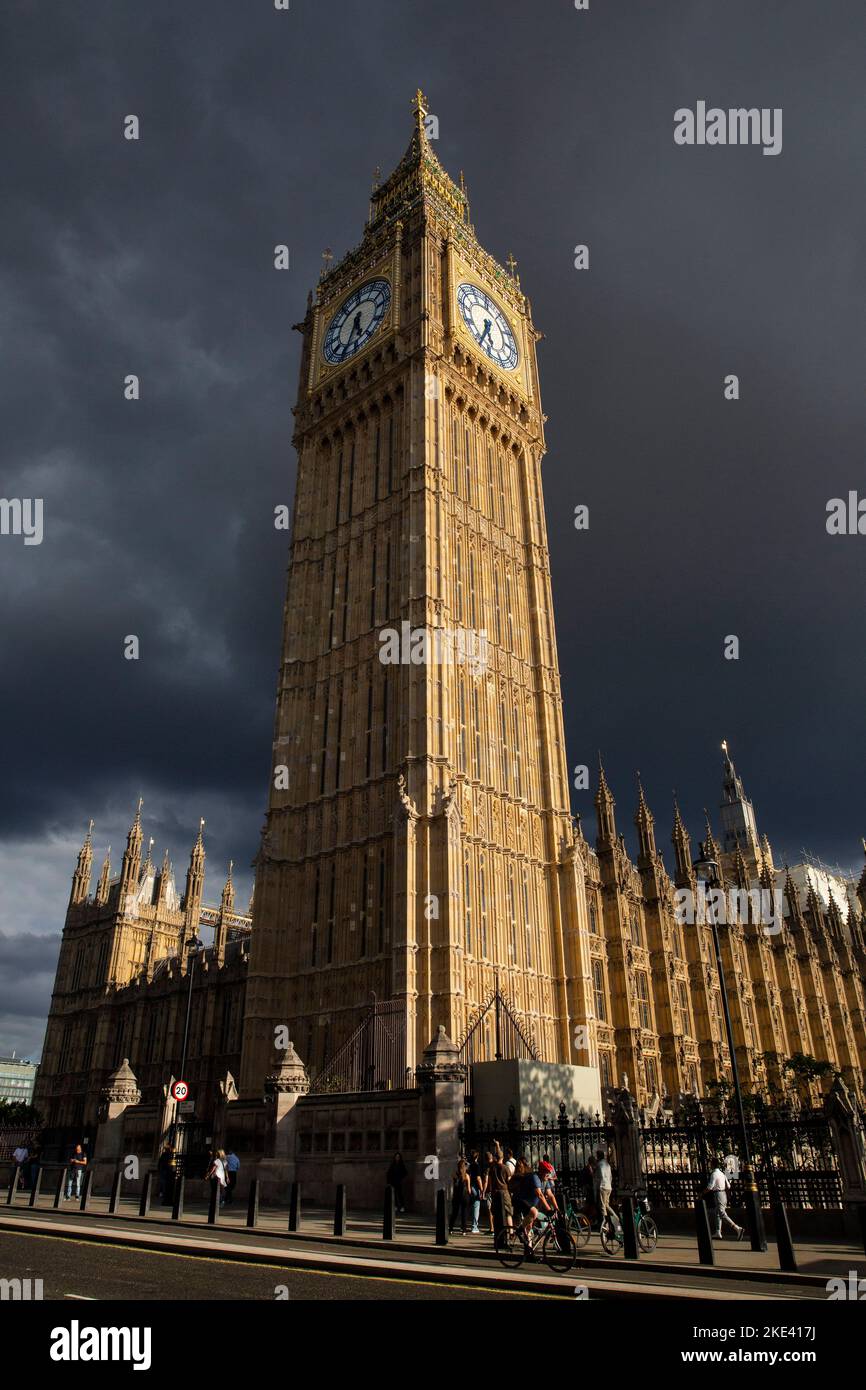 Dark stormy clouds loom over Elizabeth Tower and Big Ben in Westminster ...