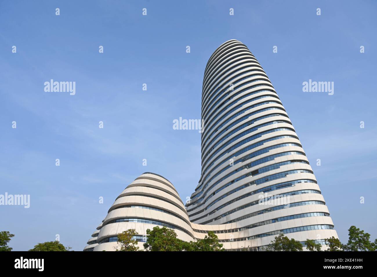 The 31-storey terraced building with a unique appearance in Nanning ...