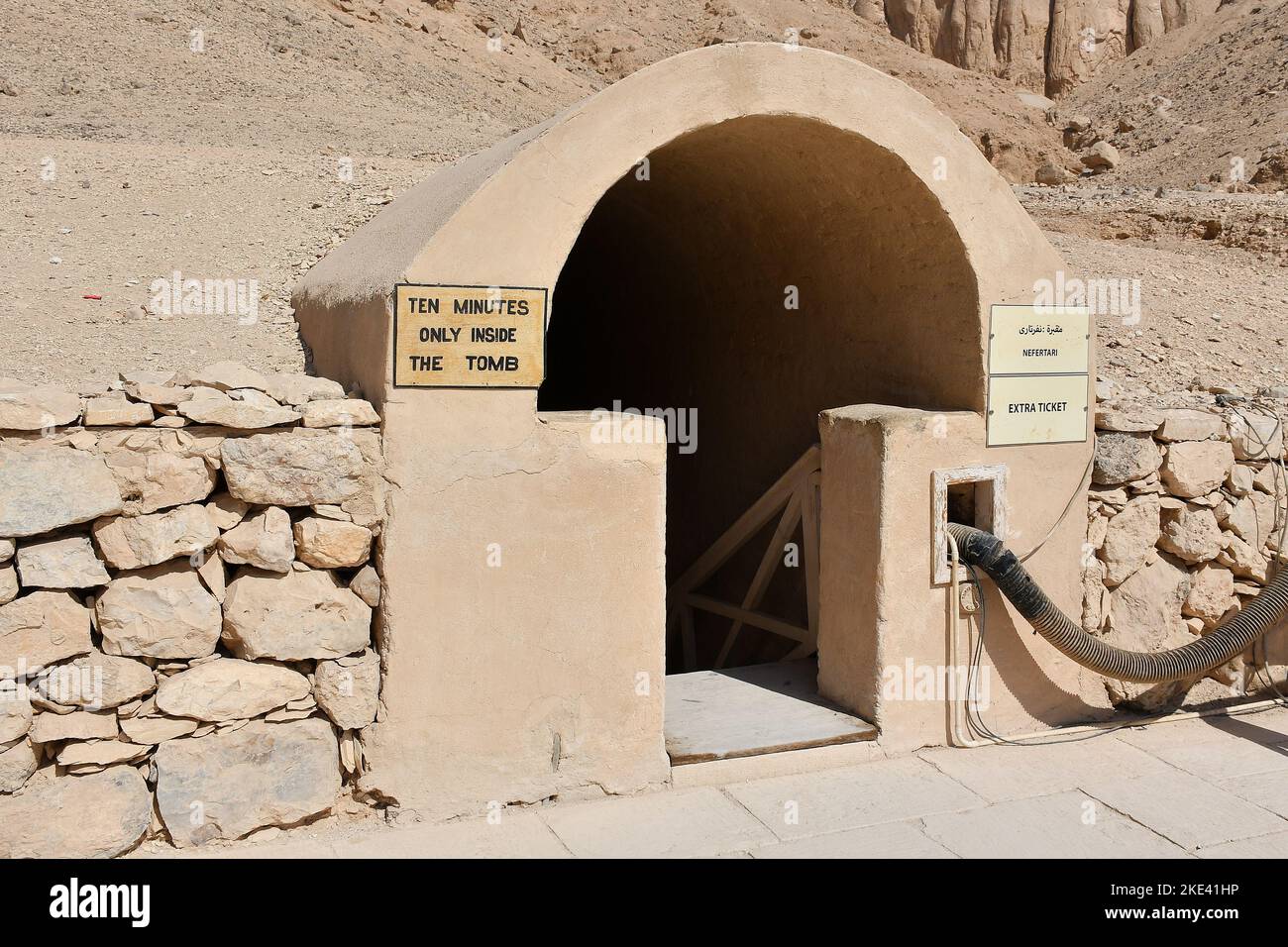 Tomb of nefertari hi-res stock photography and images - Alamy