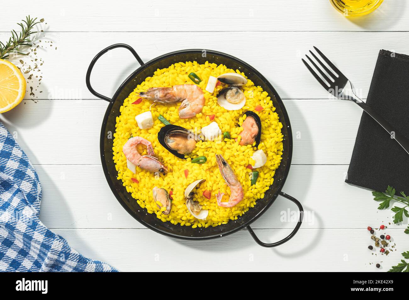 Paella pan hi-res stock photography and images - Alamy