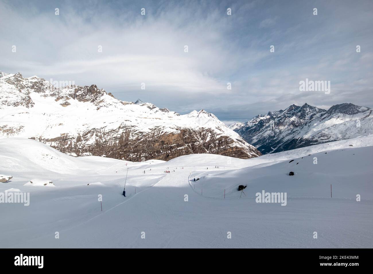 Ski slopes in Zermatt, Swiss Alps and Matterhorn Stock Photo - Alamy