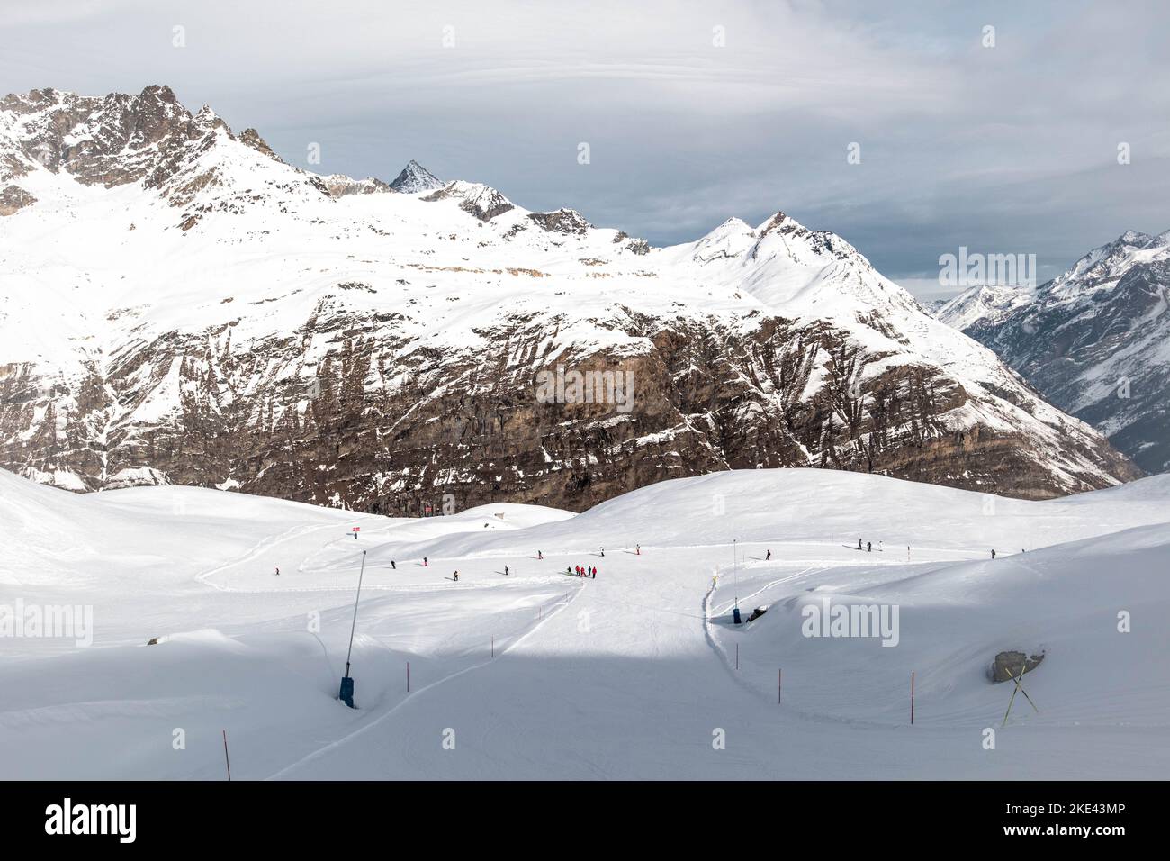 Ski slopes in Zermatt, Swiss Alps and Matterhorn Stock Photo - Alamy