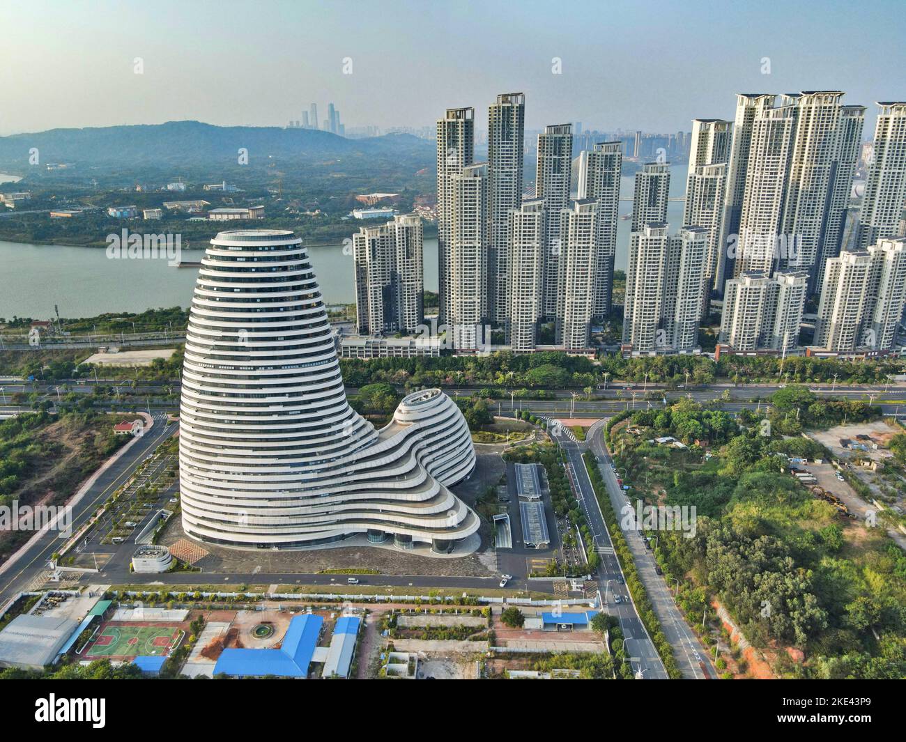 The 31-storey terraced building with a unique appearance in Nanning ...