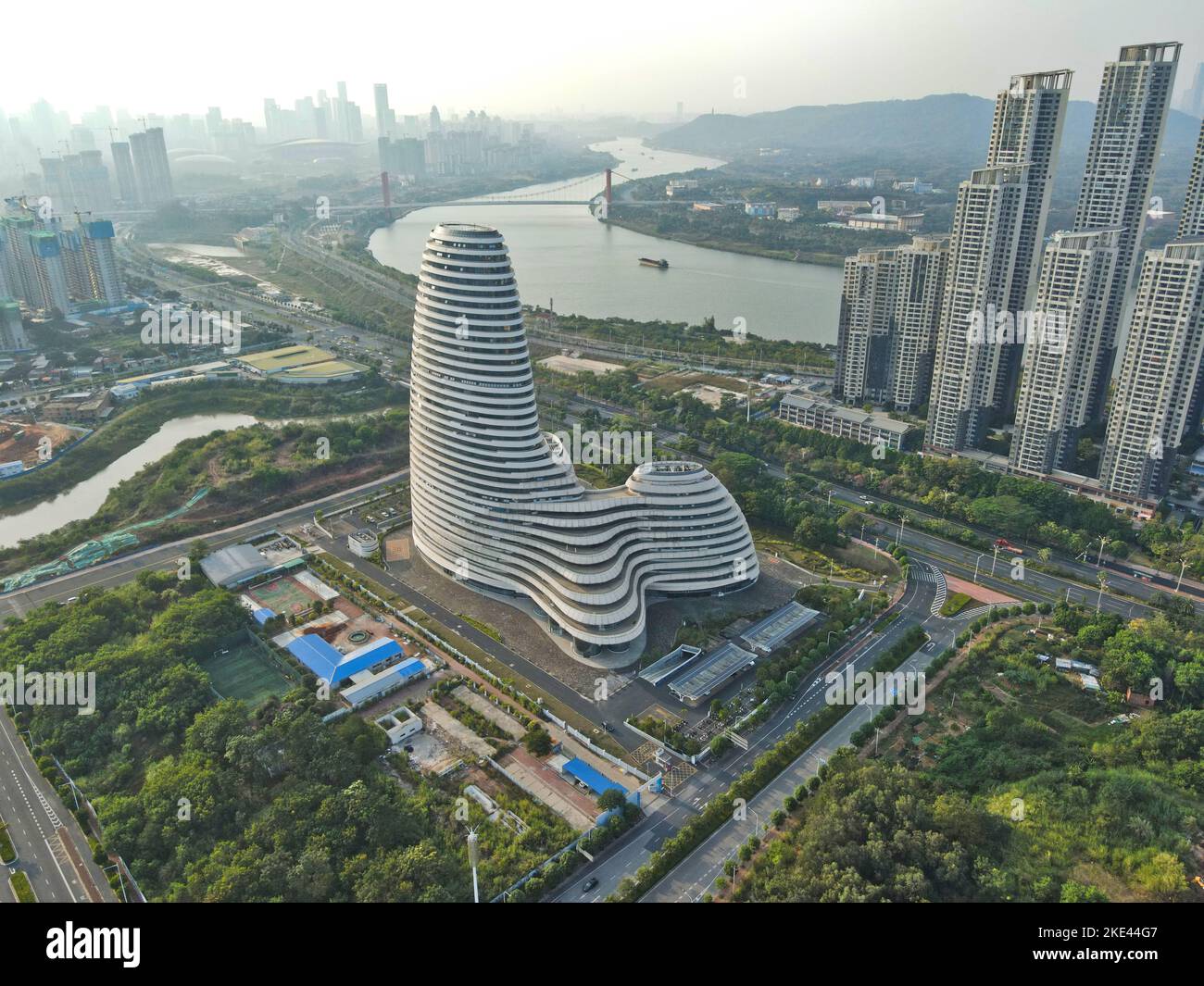 The 31-storey terraced building with a unique appearance in Nanning ...
