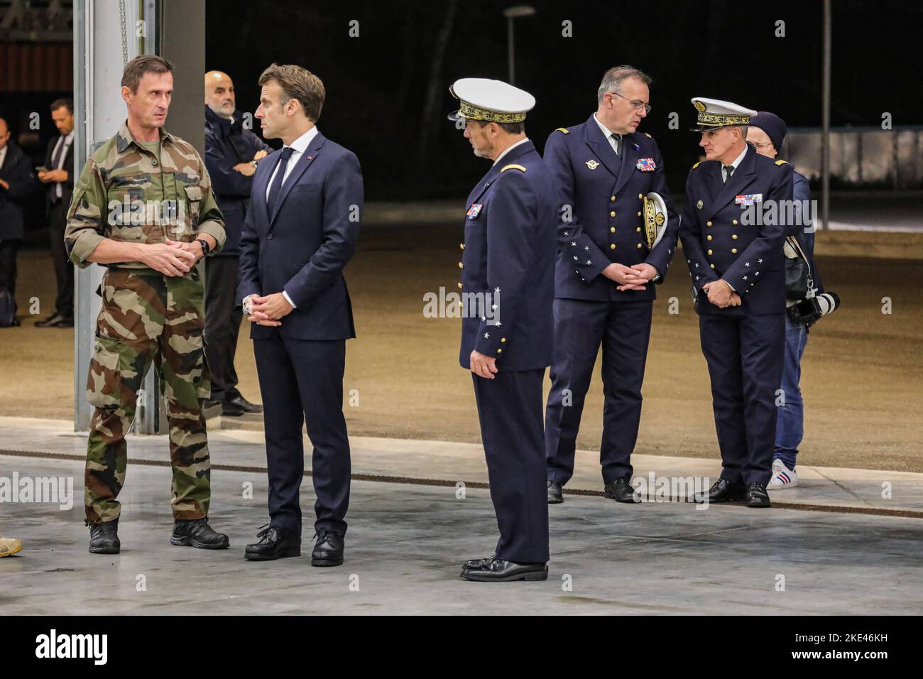 French President Emmanuel Macron (2L) meets with soldiers of the French ...