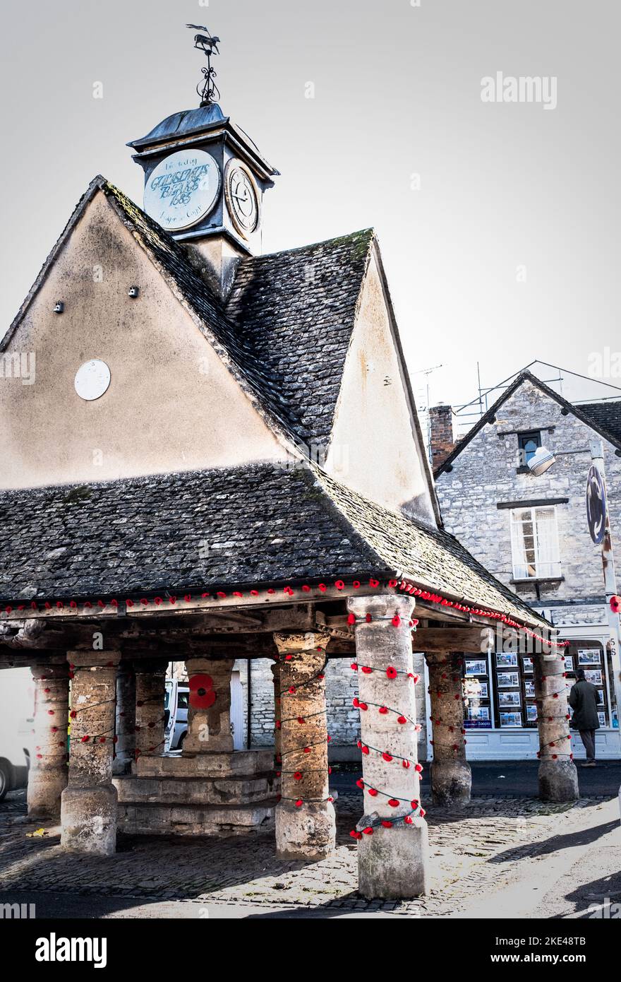 The famous 'Buttercross' in Witney, Oxfordshire decked out with poppies ...