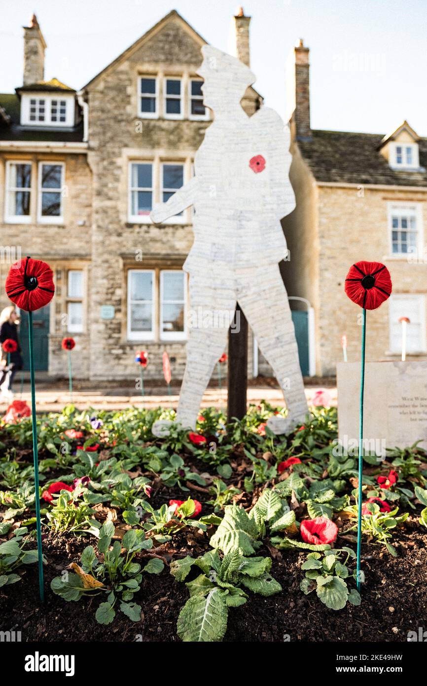Poppies in graveyard hi-res stock photography and images - Alamy