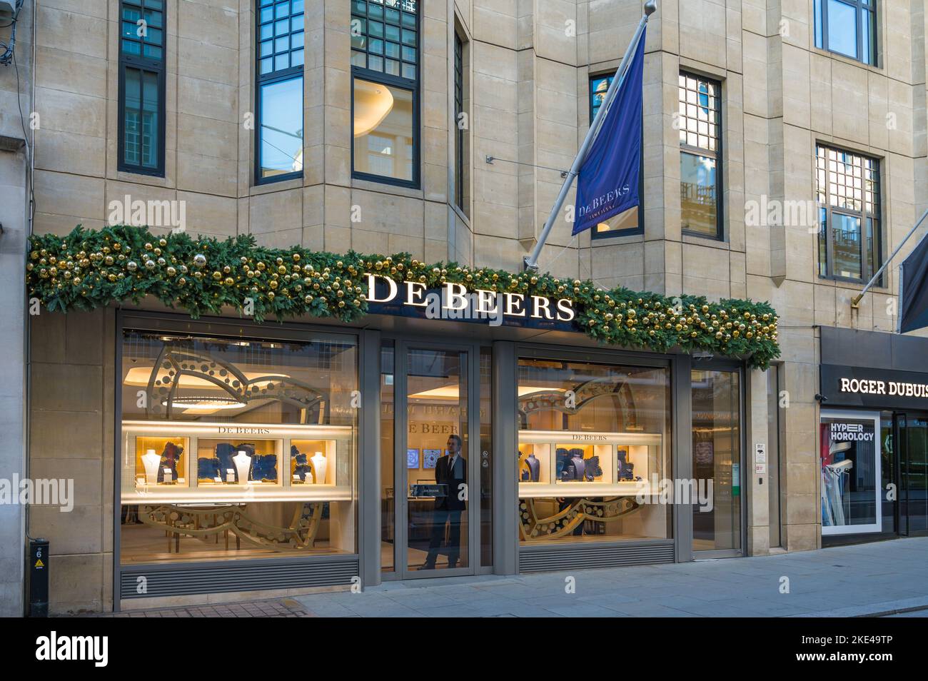 Exterior of De Beers jewellery store decorated for the Christmas season ...