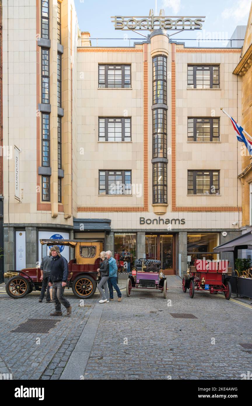 Veteran cars outside the Blenheim Street entrance to Bonhams auction ...
