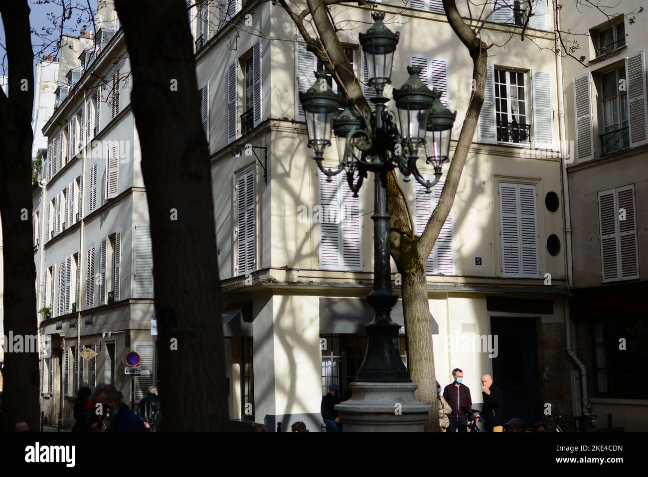 typical Parisian architecture Stock Photo - Alamy