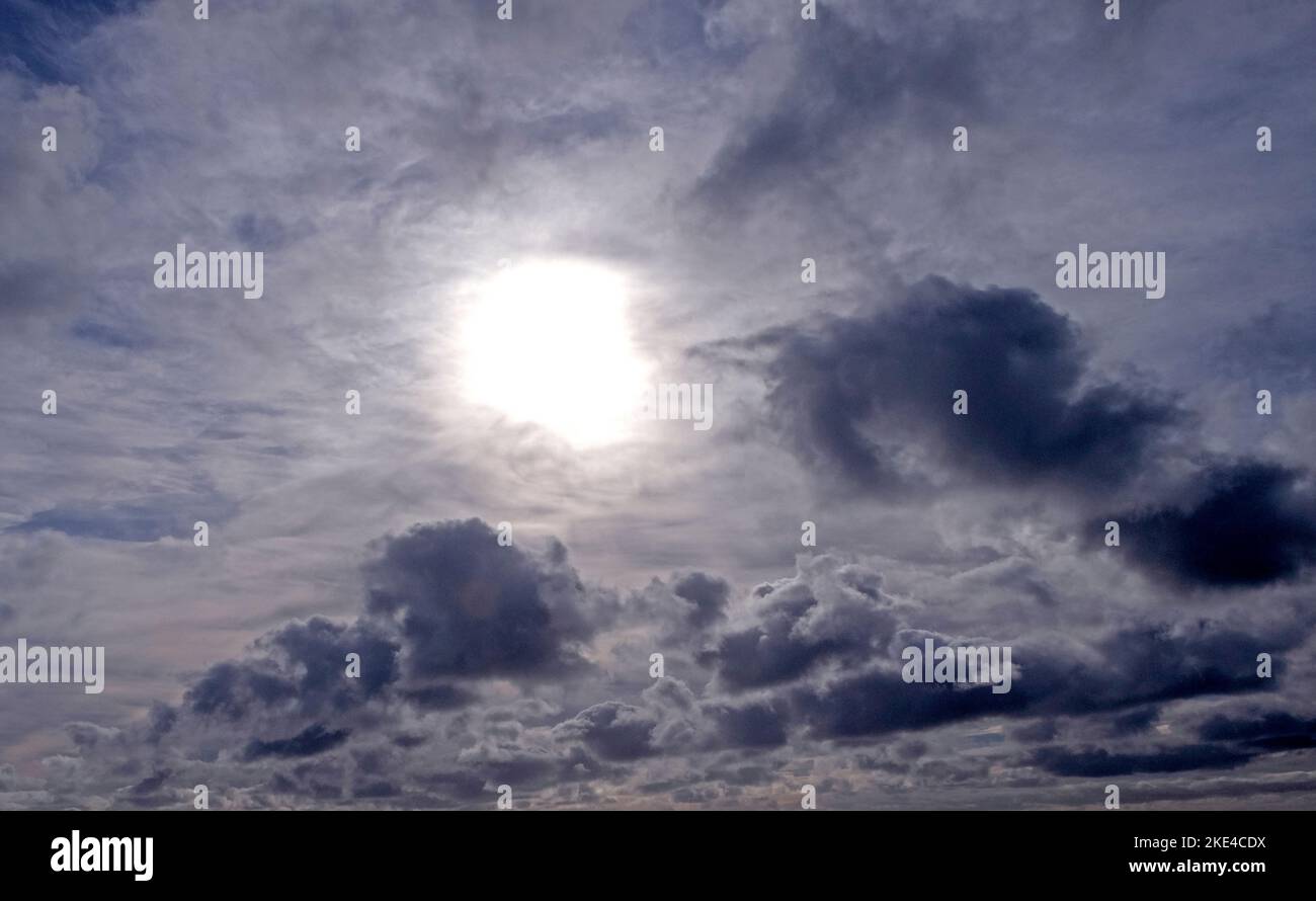 Uk dark clouds hi-res stock photography and images - Alamy