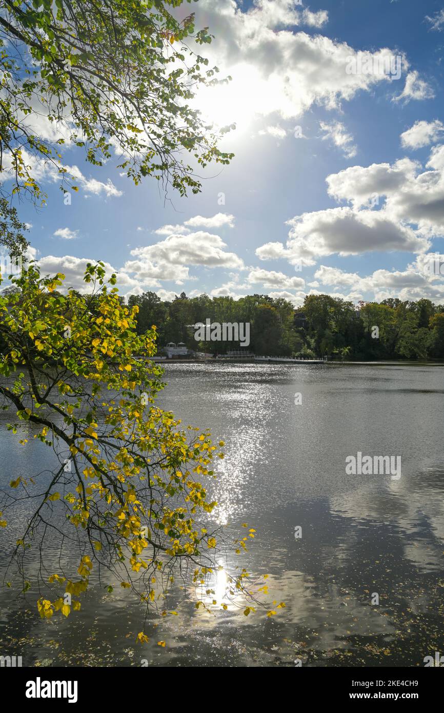 Halensee, Charlottenburg-Wilmersdorf, Berlin, Deutschland Stock Photo ...