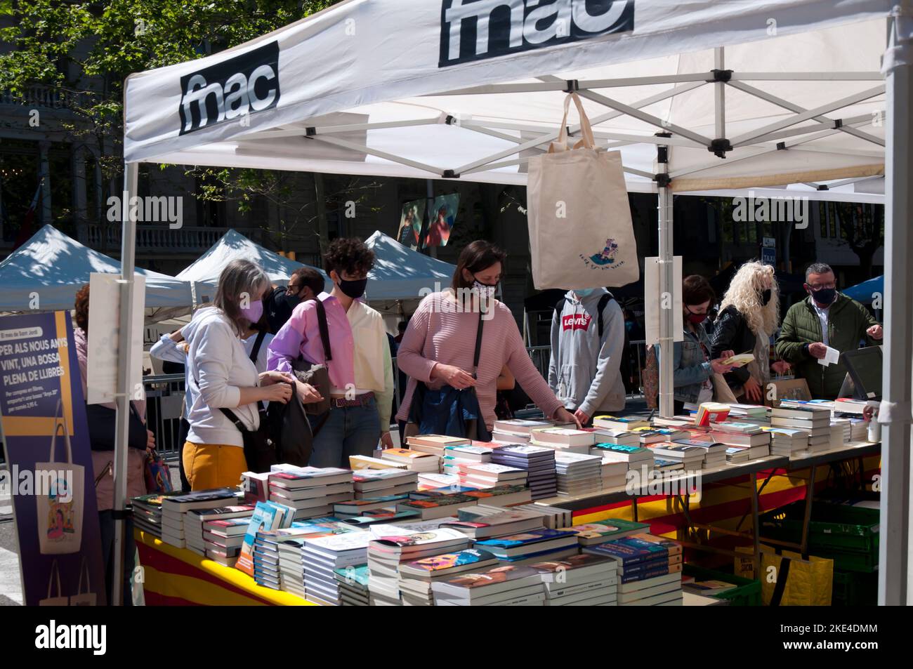 Dia de la rosa hi-res stock photography and images - Alamy