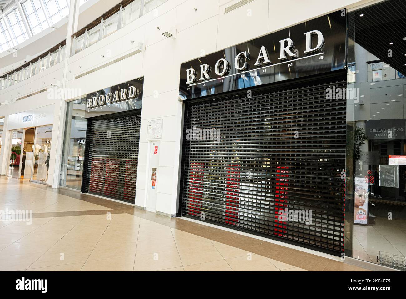 Russian clothes shop front hi-res stock photography and images - Alamy