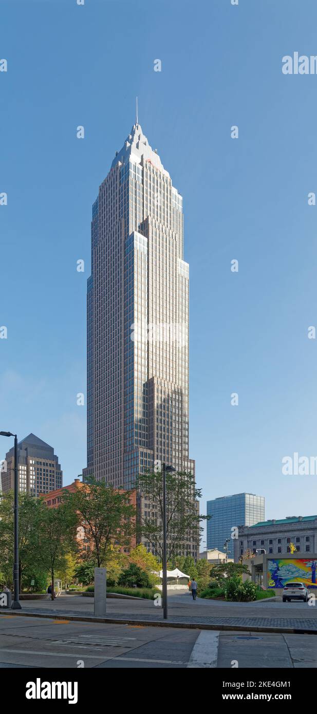 Key Tower became Cleveland's tallest building when opened in 1991 ...