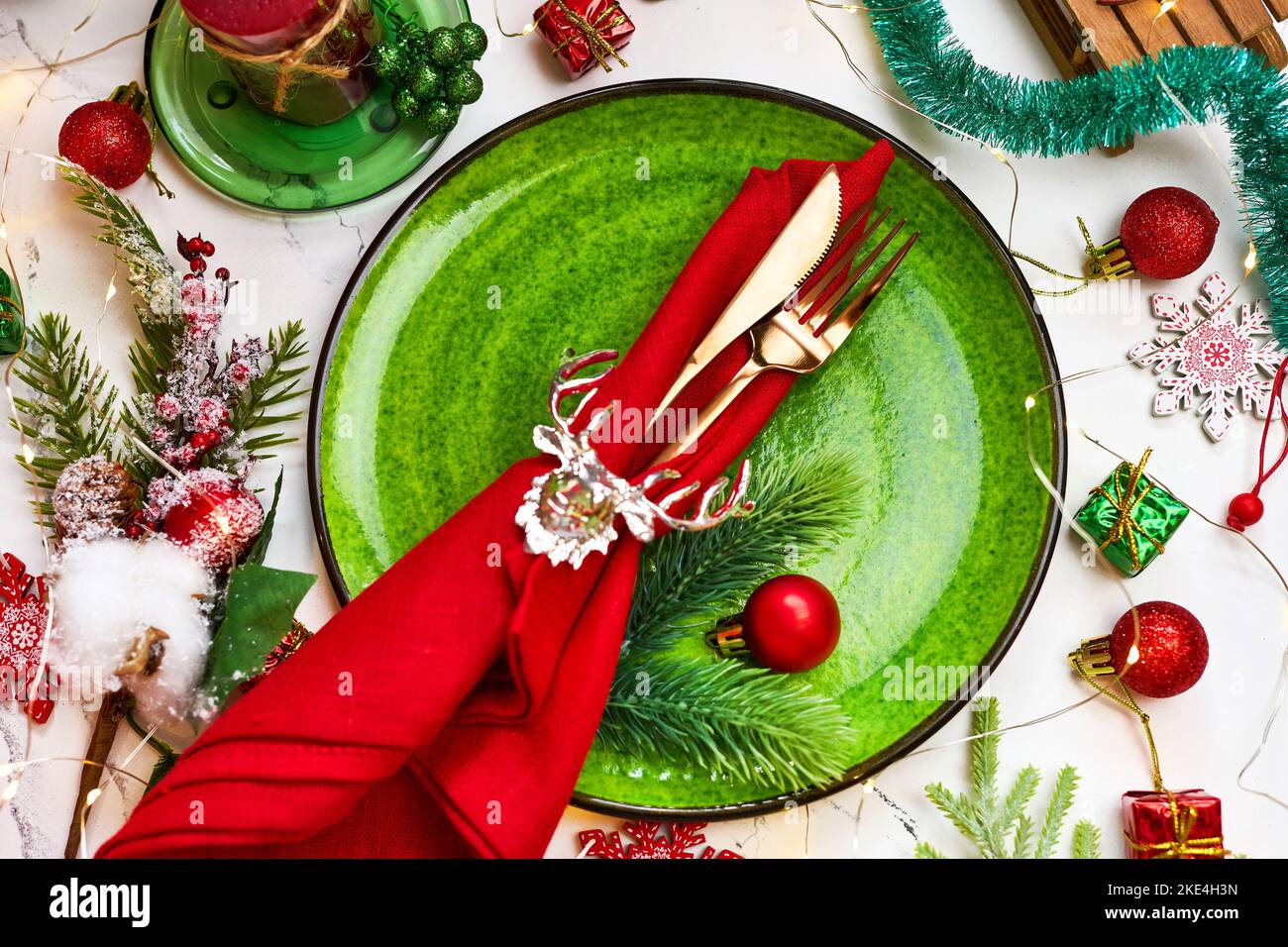 Beautiful christmas table setting fir hi-res stock photography and ...