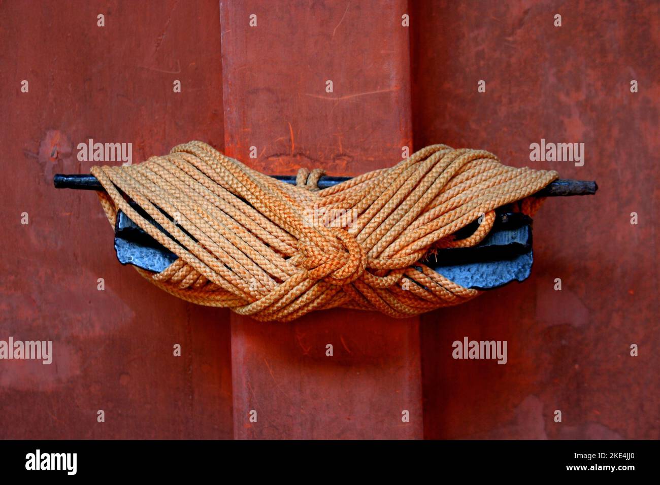Heavy knot hi-res stock photography and images - Alamy