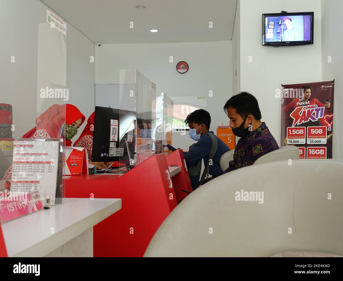 Customer service at grapari telkomsel, telkomsel card customers can get ...