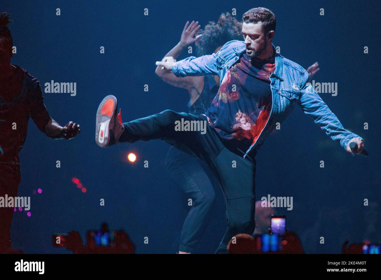 Justin Timberlake in concert in Het Gelredome -Man of the woods tour ...