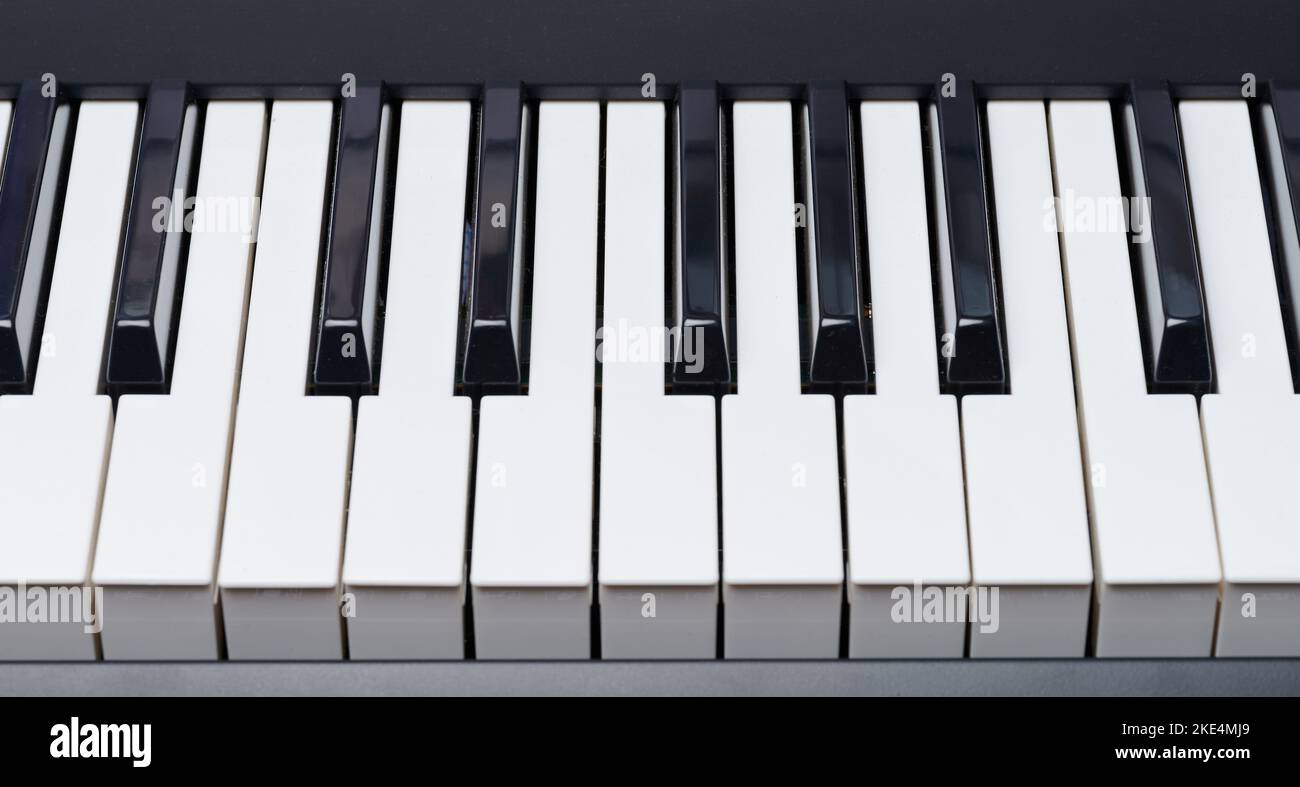 Black and white piano keys hi-res stock photography and images - Alamy