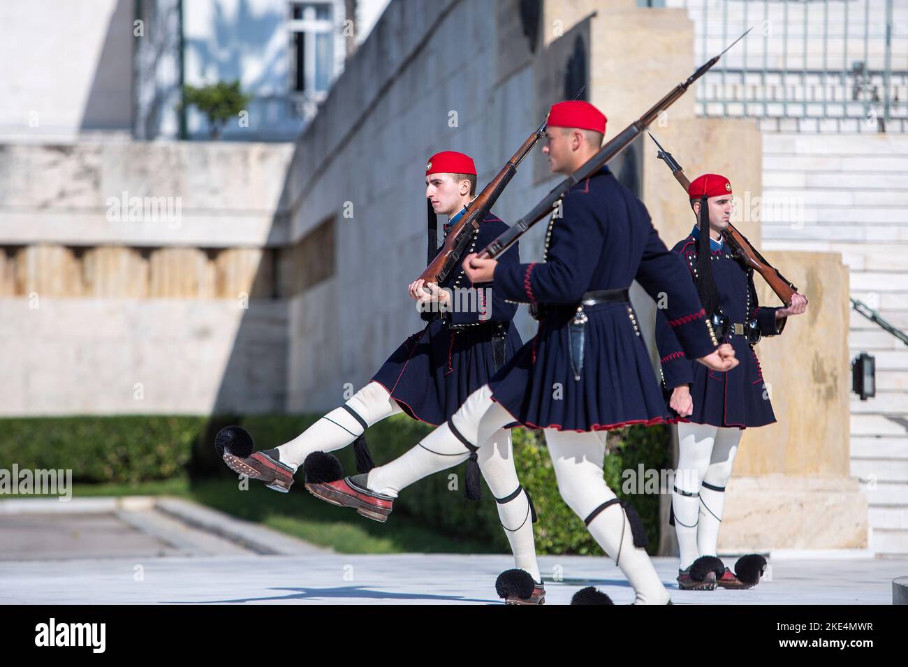 Athens, Greece. 10th Nov, 2022. Changing of the Evzoni Guards at the ...