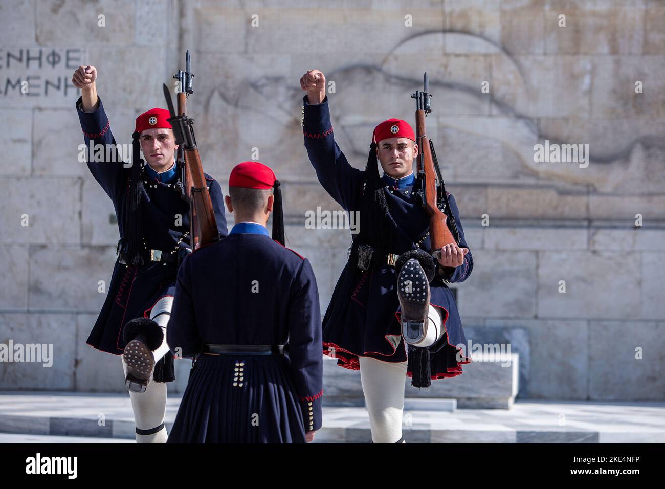 Athens, Greece. 10th Nov, 2022. Changing of the Evzoni Guards at the ...