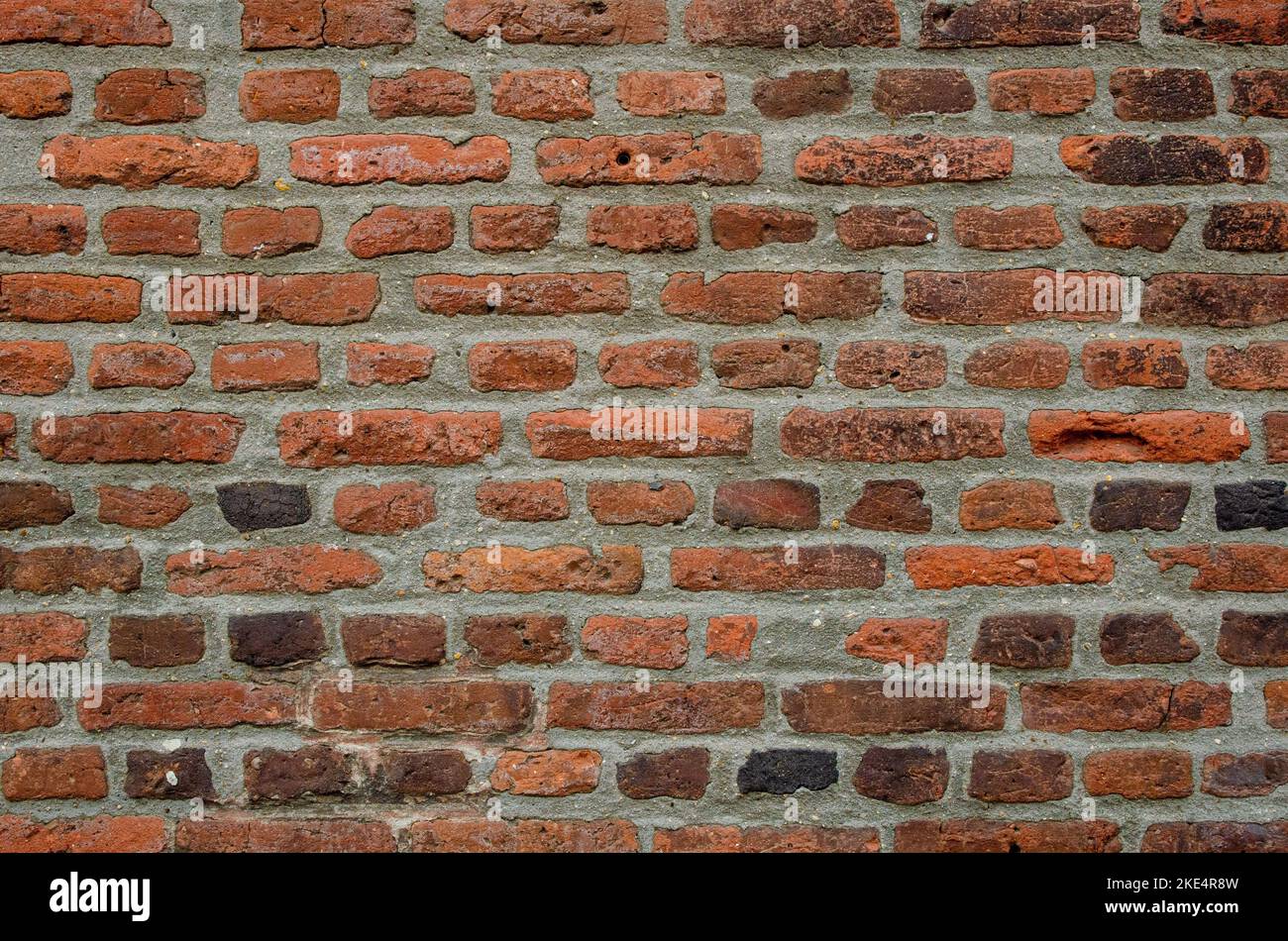 Maroon tiles hi-res stock photography and images - Alamy