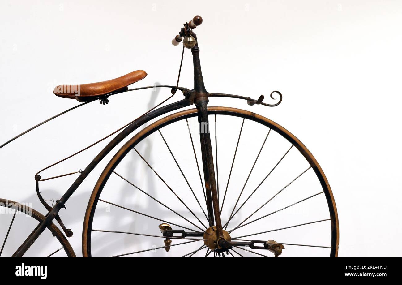 Munich, Germany. 10th Nov, 2022. A pedal crank bicycle from 1869/1870 ...