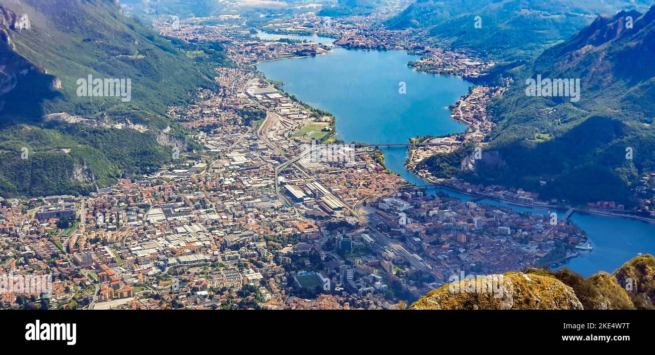 A panoramic view of Lake Como with the Alps and Bellagio village Stock ...