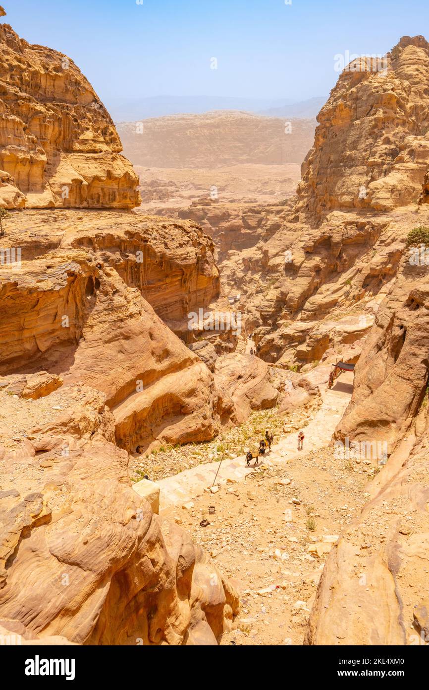 Looking down the path to the monastery in Petra Jordan Stock Photo - Alamy