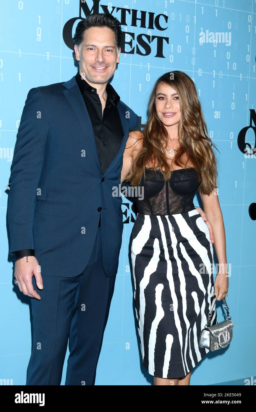 LOS ANGELES - NOV 9: Joe Manganiello, Sofi´a Vergara at the Mystic ...