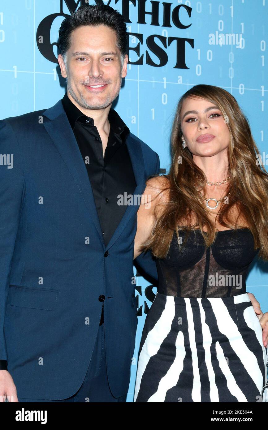 LOS ANGELES - NOV 9: Joe Manganiello, Sofi´a Vergara at the Mystic ...