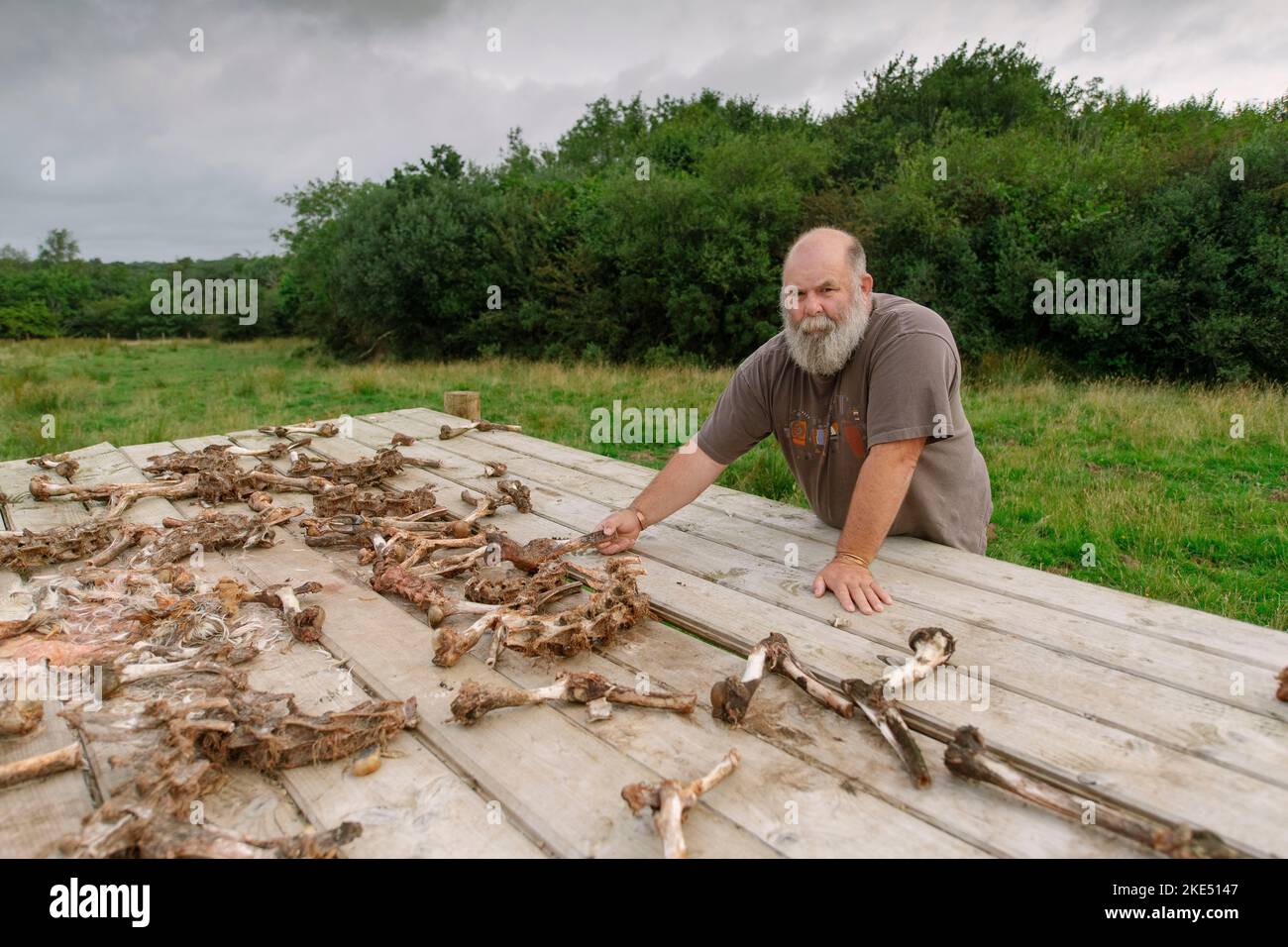 Picture By Jim Wileman - 13/08/21 Derek Gow pictured with a sky table ...